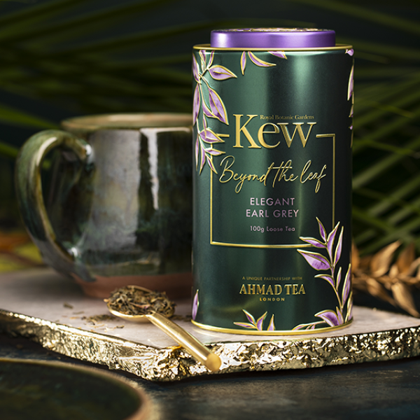 Exotický sypaný čaj Ahmad Tea Elegant Earl Grey vznikol v spolupráci s ...