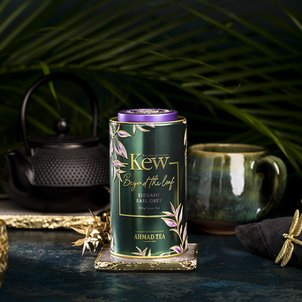 Exotický sypaný čaj Ahmad Tea Elegant Earl Grey vznikol v spolupráci s ...